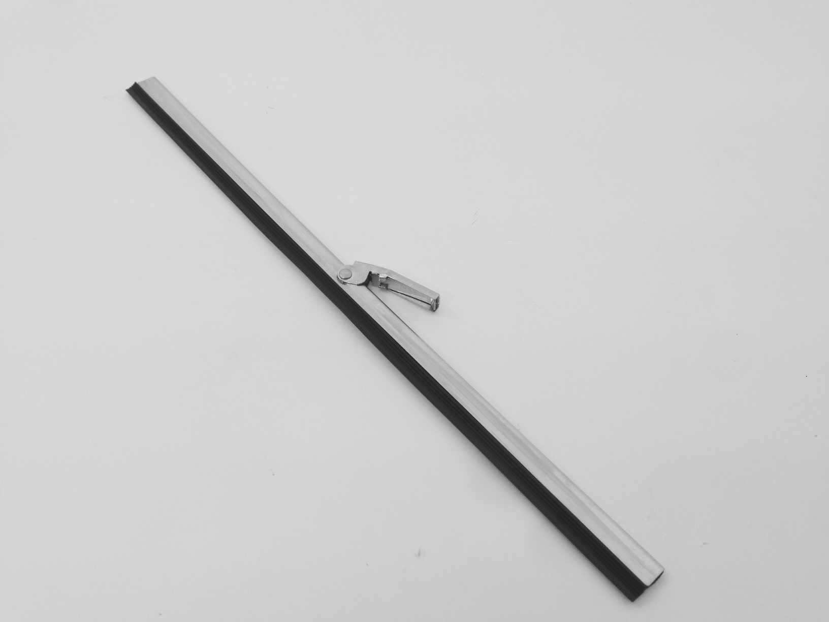 Middle insert type wiper blade ea – Racing Power Company